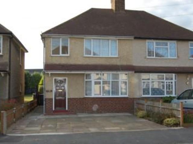 3 bedroom semi detached house to rent