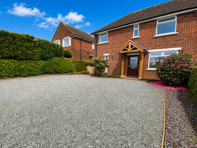 3 bedroom semi detached house to rent