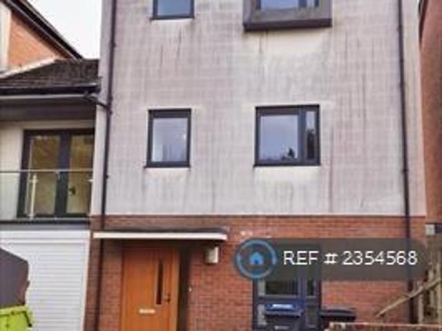 3 bedroom semi detached house to rent