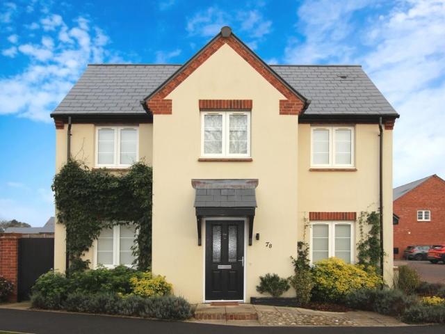 3 bedroom semi detached house to rent