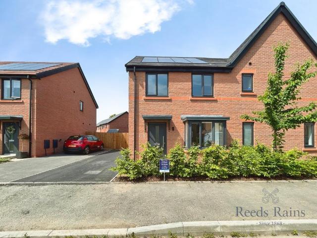 3 bedroom semi detached house to rent