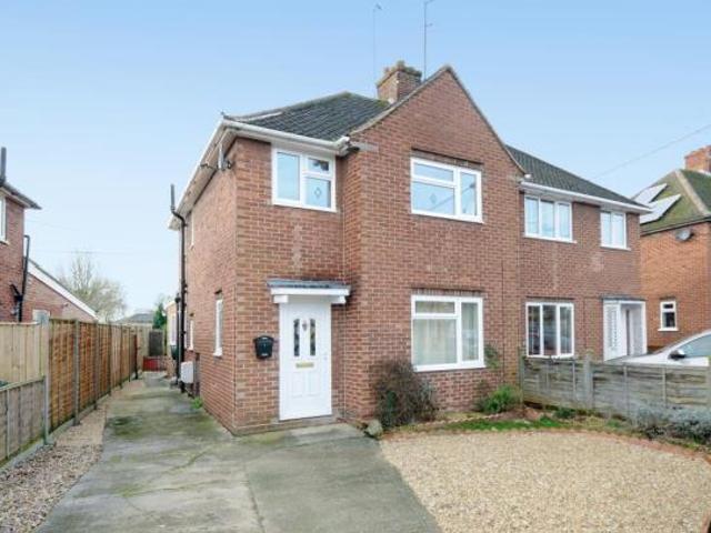 3 bedroom semi detached house to rent