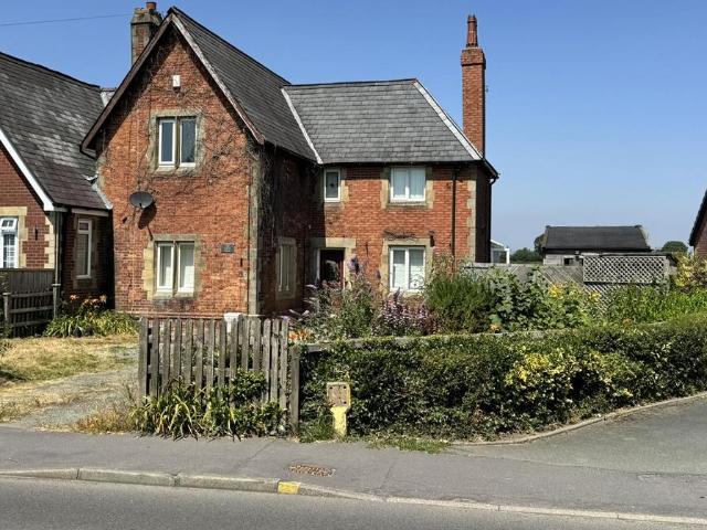 3 bedroom semi detached house to rent