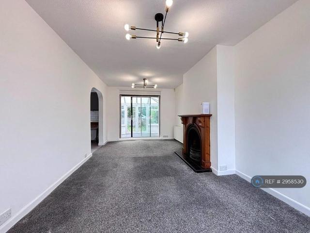 3 bedroom semi detached house to rent