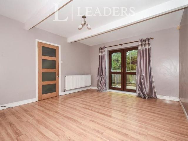 3 bedroom semi detached house to rent