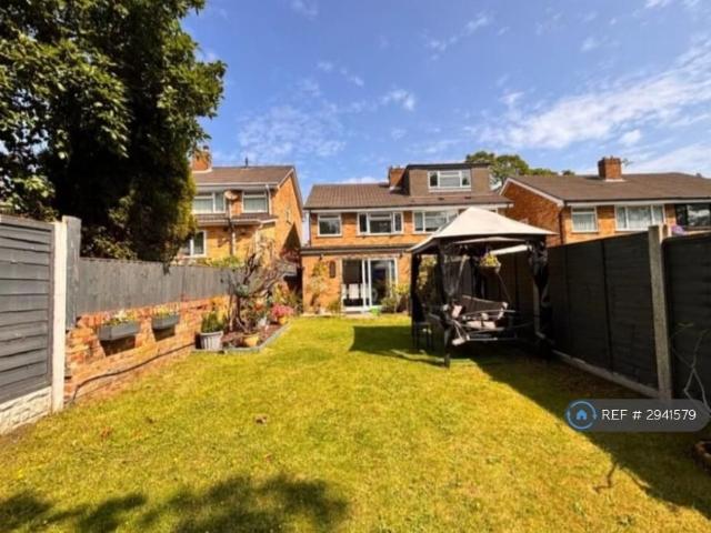 3 bedroom semi detached house to rent