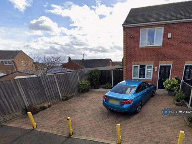 3 bedroom semi detached house to rent