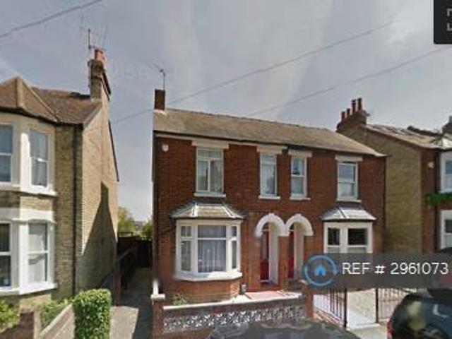 3 bedroom semi detached house to rent