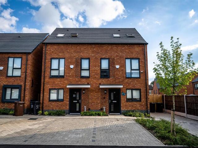 3 bedroom semi detached house to rent