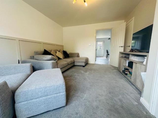 3 bedroom semi detached house to rent