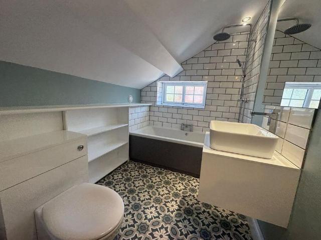 3 bedroom semi detached house to rent
