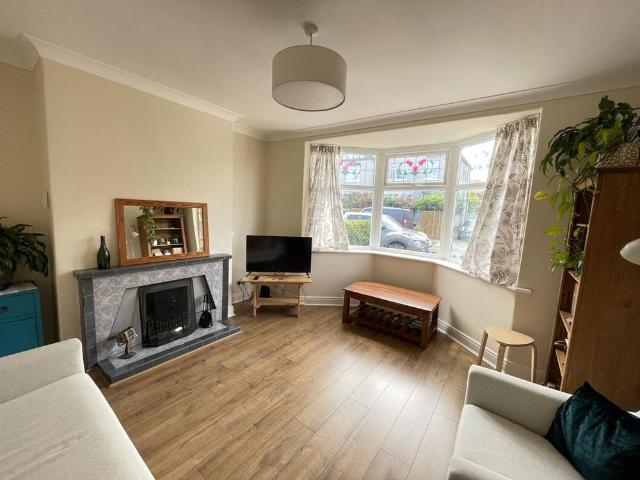 3 bedroom semi detached house to rent