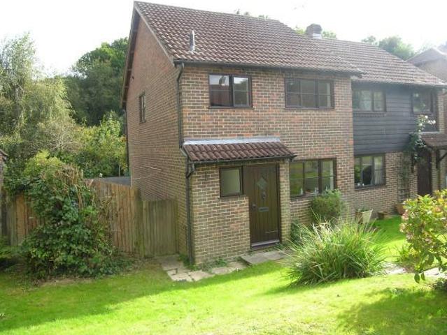 3 bedroom semi detached house to rent