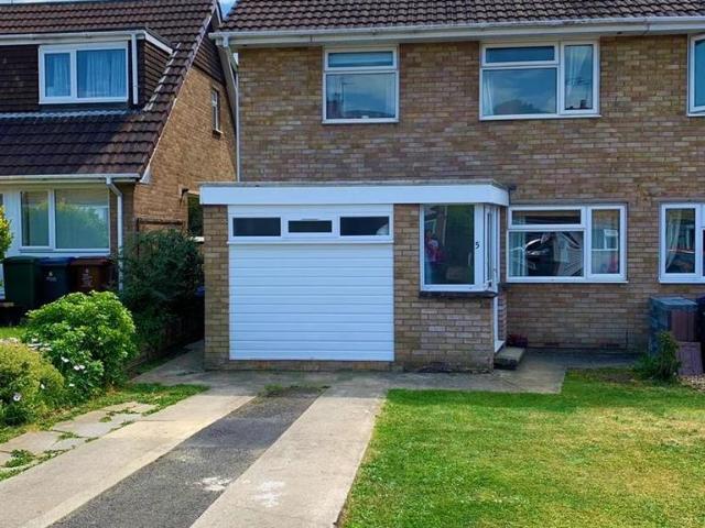 3 bedroom semi detached house to rent