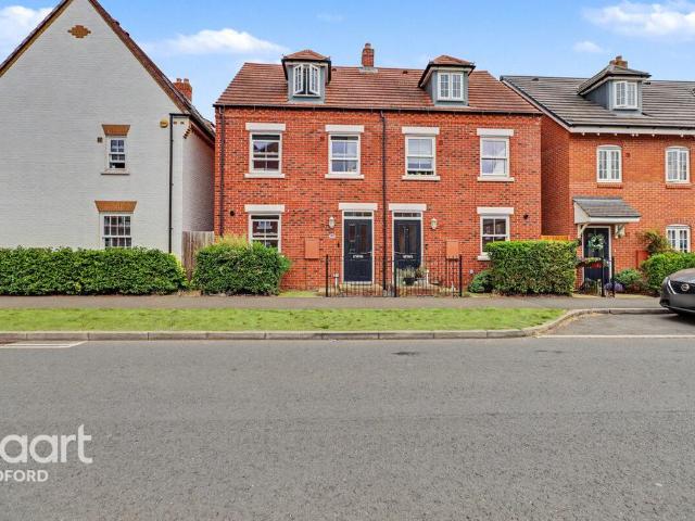 3 bedroom semi detached house to rent