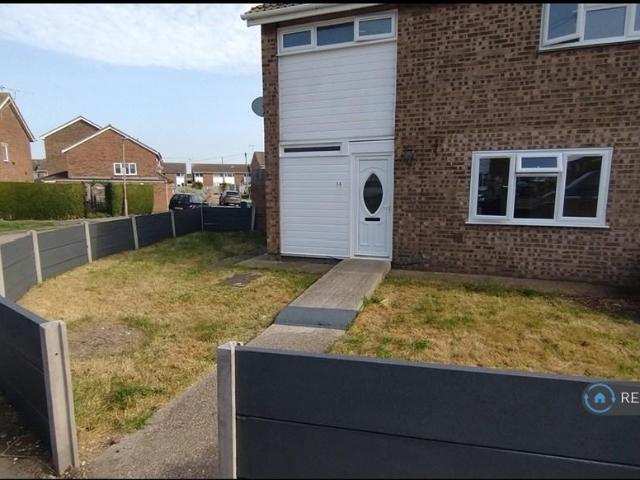 3 bedroom semi detached house to rent