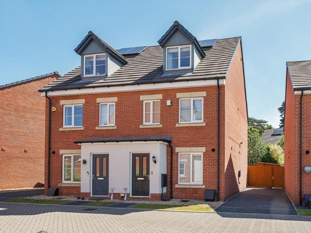 3 bedroom semi detached house to rent