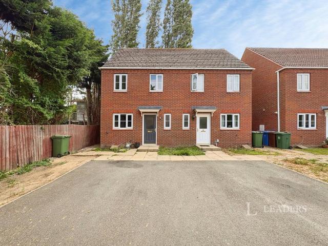 3 bedroom semi detached house to rent