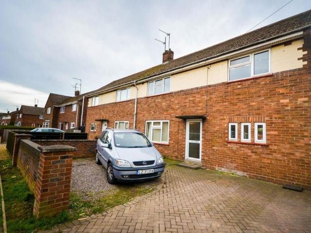 3 bedroom semi detached house to rent