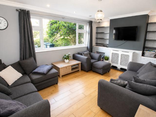 3 bedroom semi detached house to rent