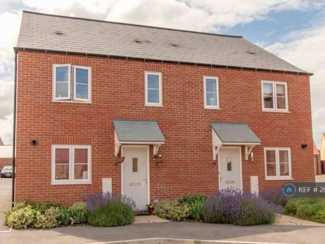 3 bedroom semi detached house to rent