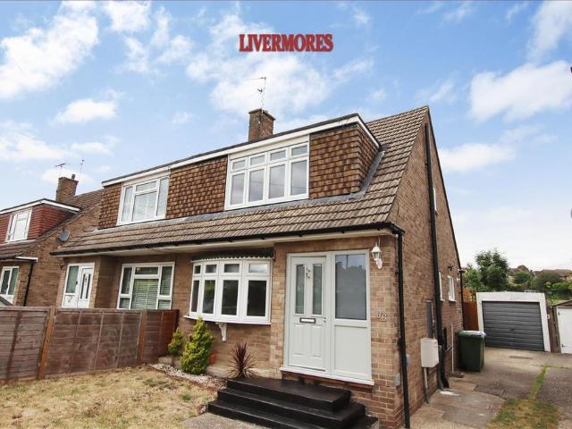 3 bedroom semi detached house to rent