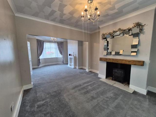 3 bedroom semi detached house to rent
