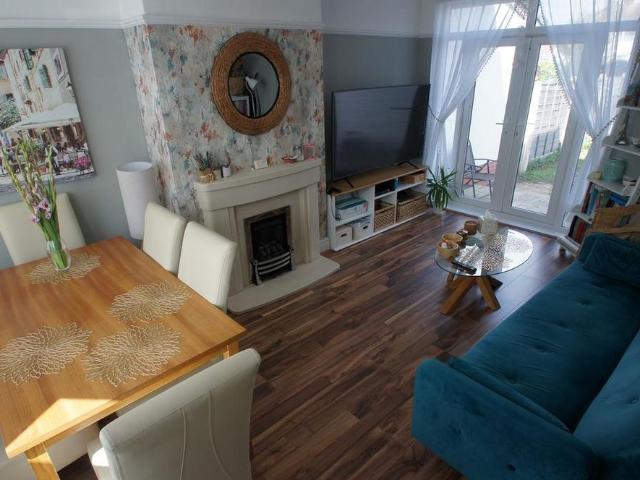 3 bedroom semi detached house to rent