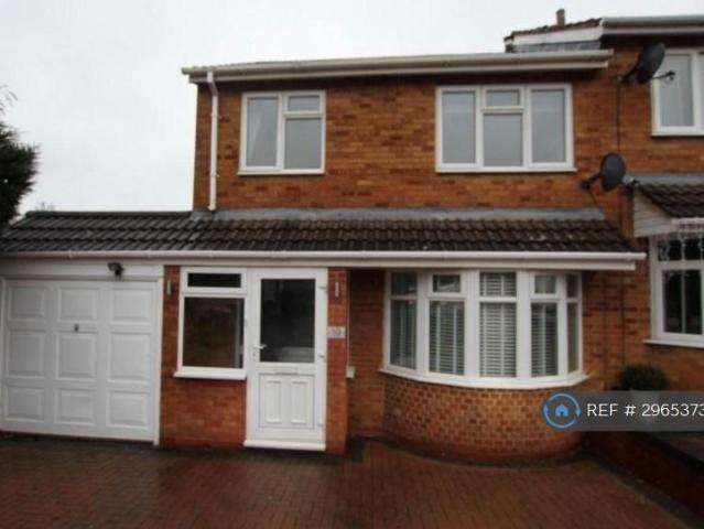 3 bedroom semi detached house to rent