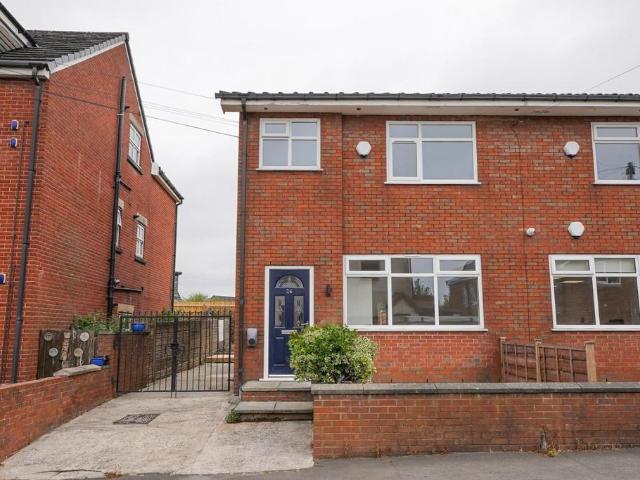 3 bedroom semi detached house to rent