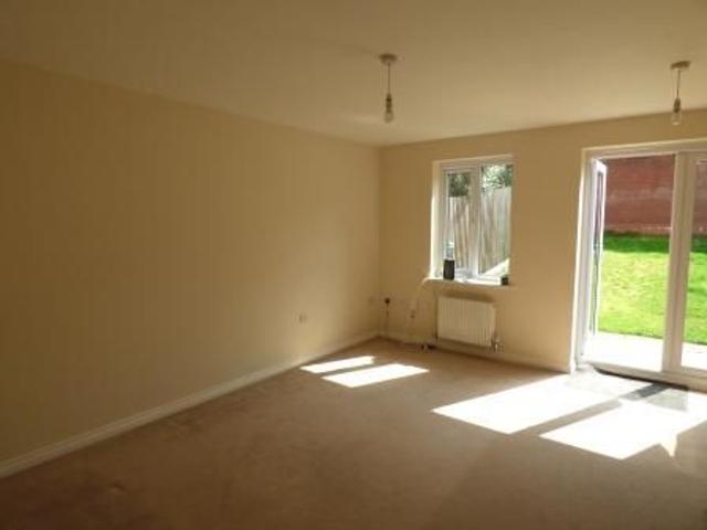 3 bedroom semi detached house to rent