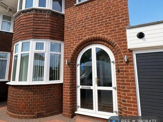 3 bedroom semi detached house to rent