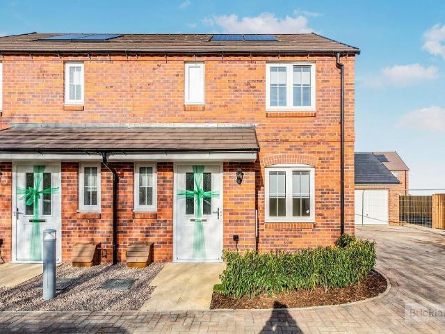 3 bedroom semi detached house to rent
