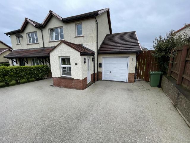 3 bedroom semi detached house to rent
