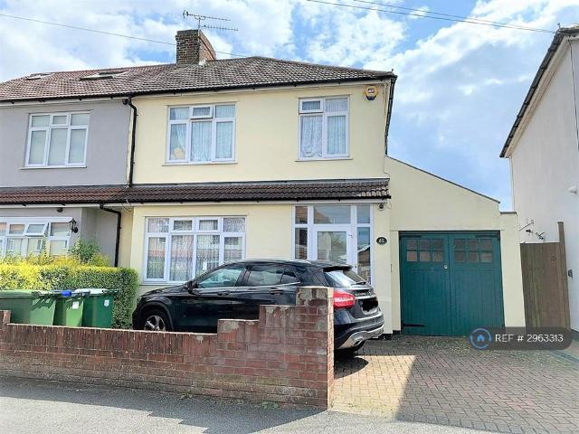 3 bedroom semi detached house to rent