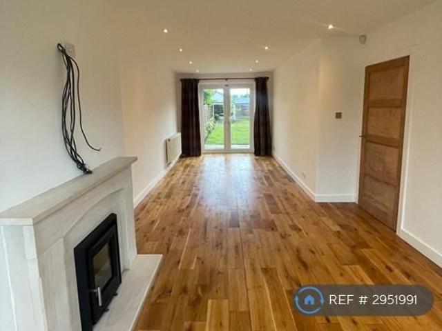 3 bedroom semi detached house to rent