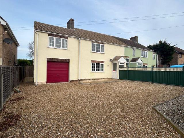 3 bedroom semi detached house to rent
