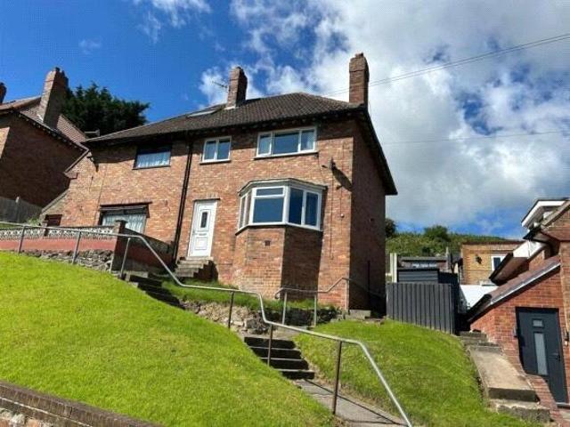 3 bedroom semi detached house to rent