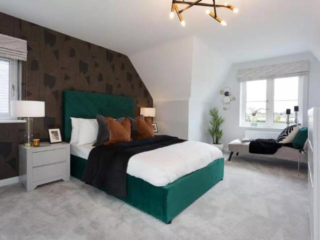3 bedroom semi detached house to rent