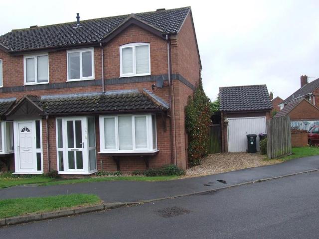 3 bedroom semi detached house to rent