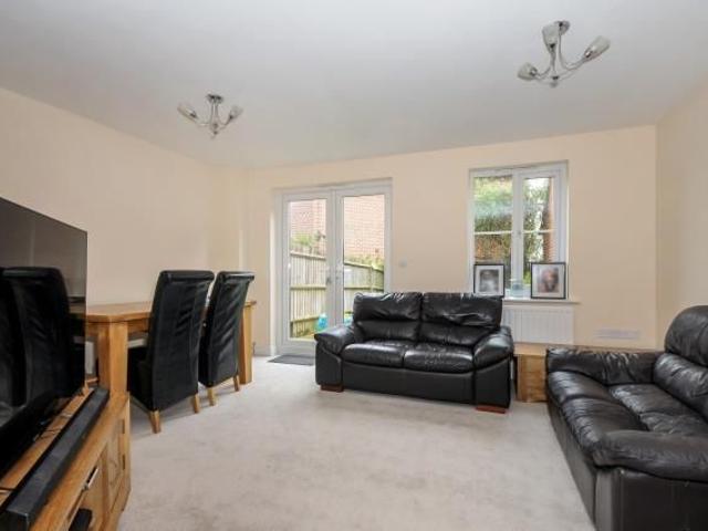3 bedroom semi detached house to rent