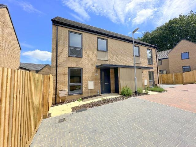 3 bedroom semi detached house to rent