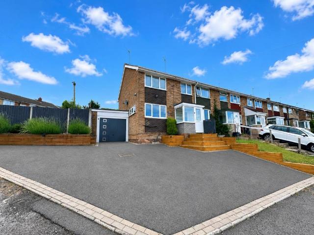 3 bedroom semi detached house to rent