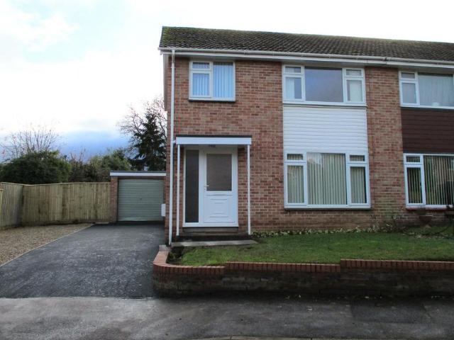 3 bedroom semi detached house to rent