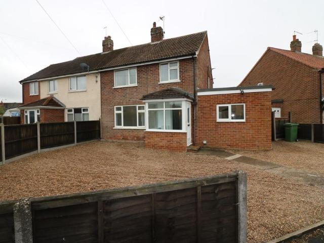 3 bedroom semi detached house to rent