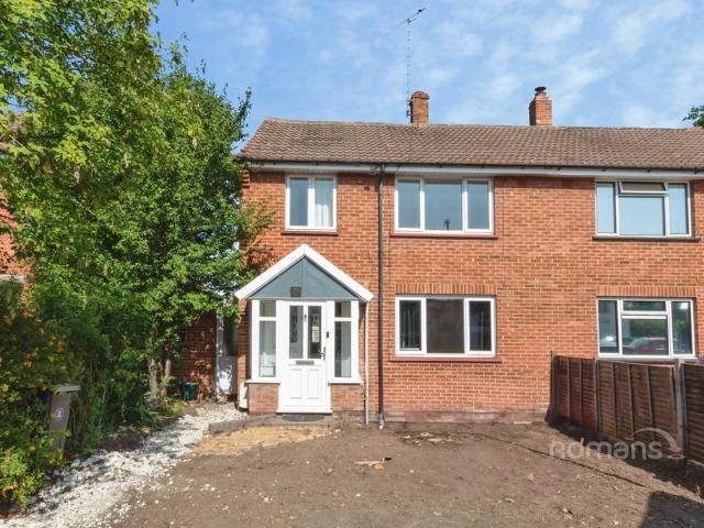 3 bedroom semi detached house to rent