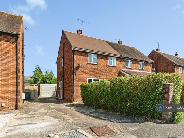 3 bedroom semi detached house to rent