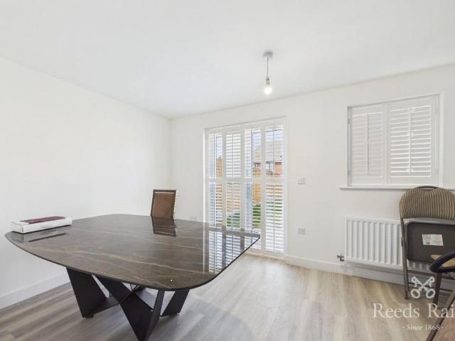 3 bedroom semi detached house to rent