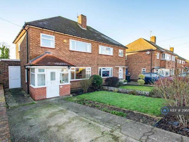 3 bedroom semi detached house to rent