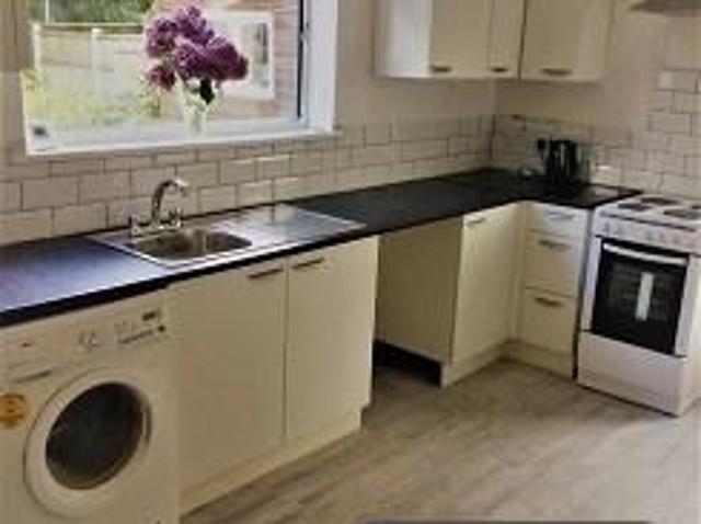 3 bedroom semi detached house to rent